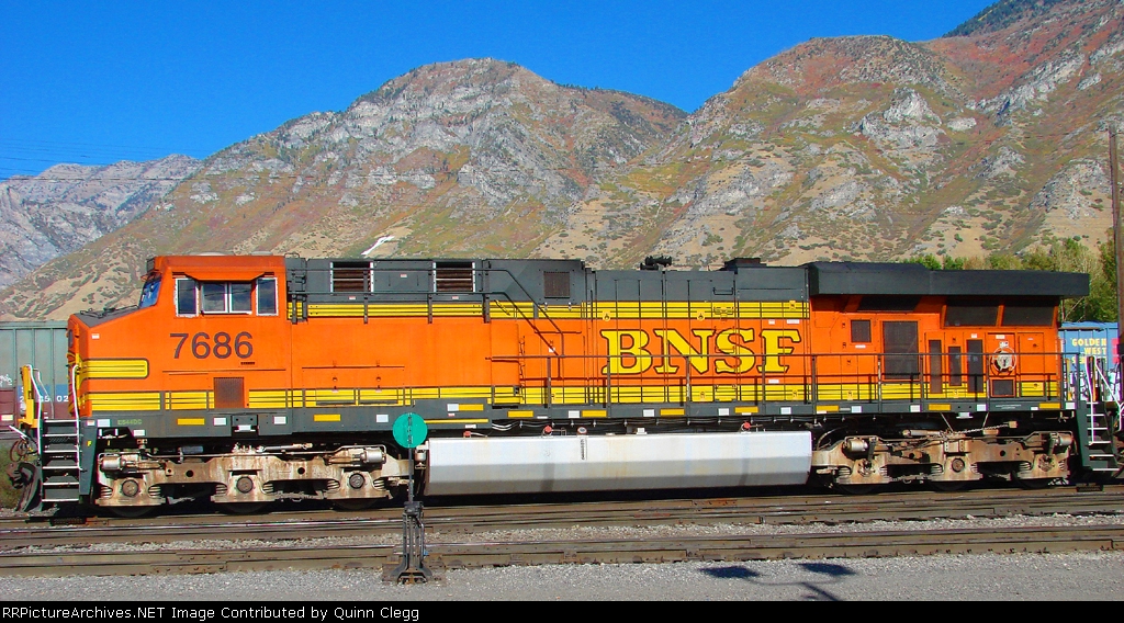 BNSF GE ES44DC NO.7686 OCTOBER 15,2010.PROVO,UTAH.